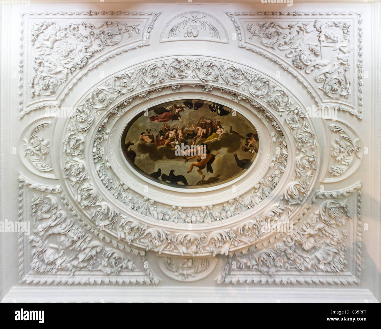 British palace ceiling hi-res stock photography and images - Alamy