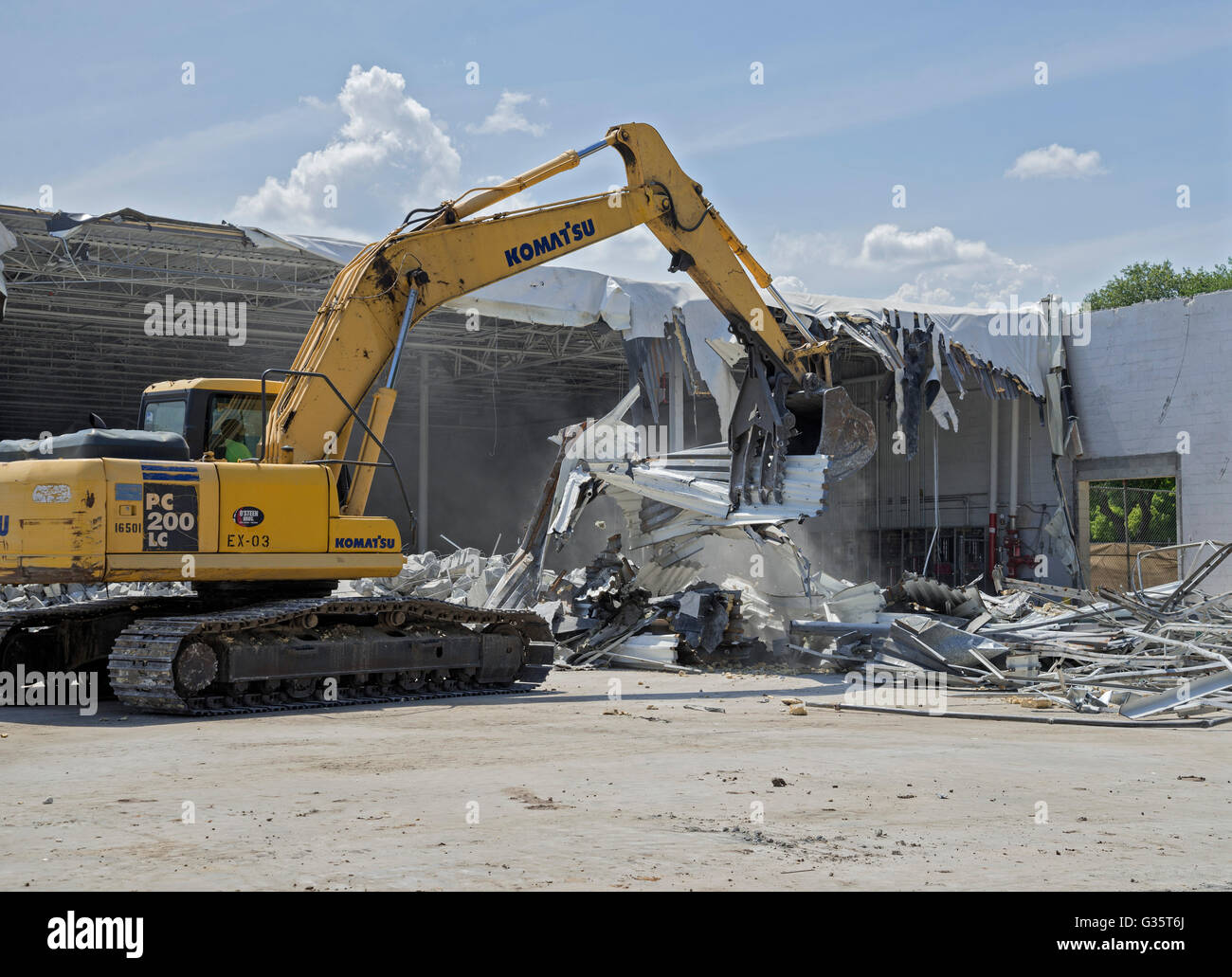 Store destruction hi-res stock photography and images - Alamy