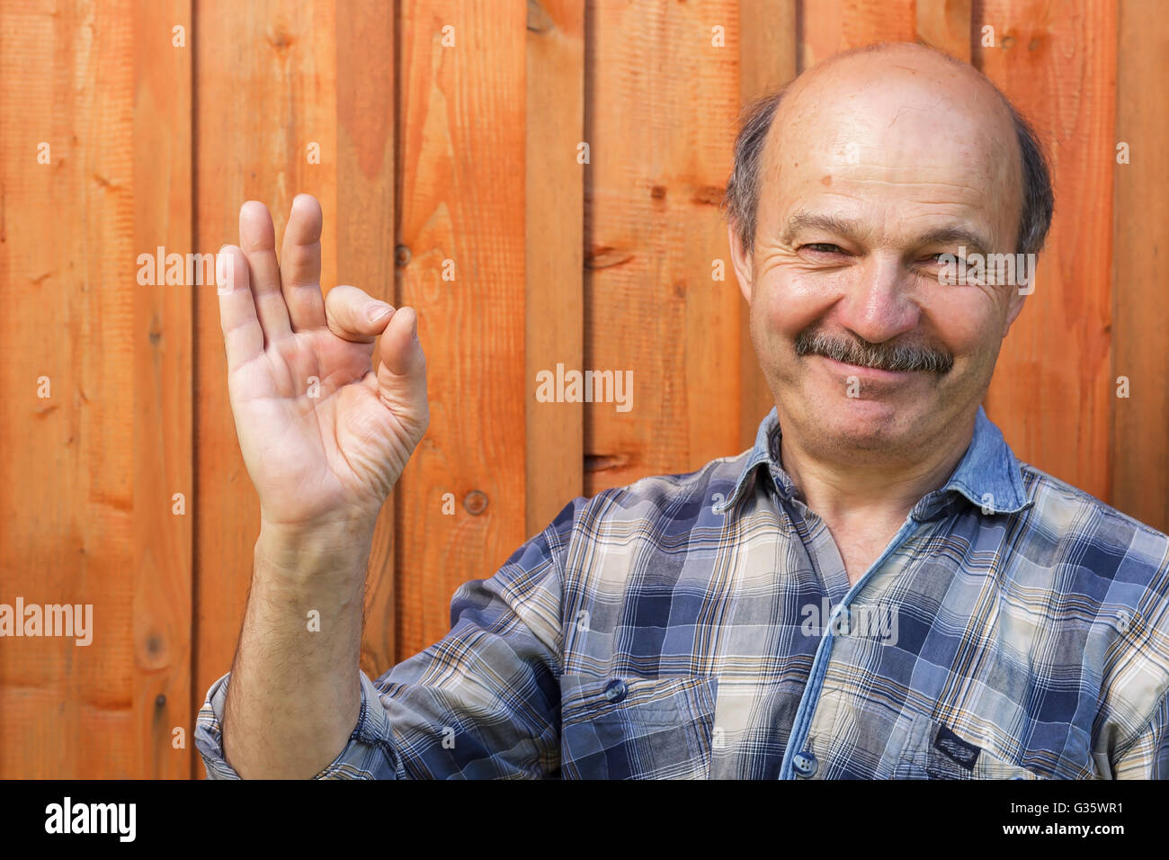 Sign of approval hi-res stock photography and images - Alamy