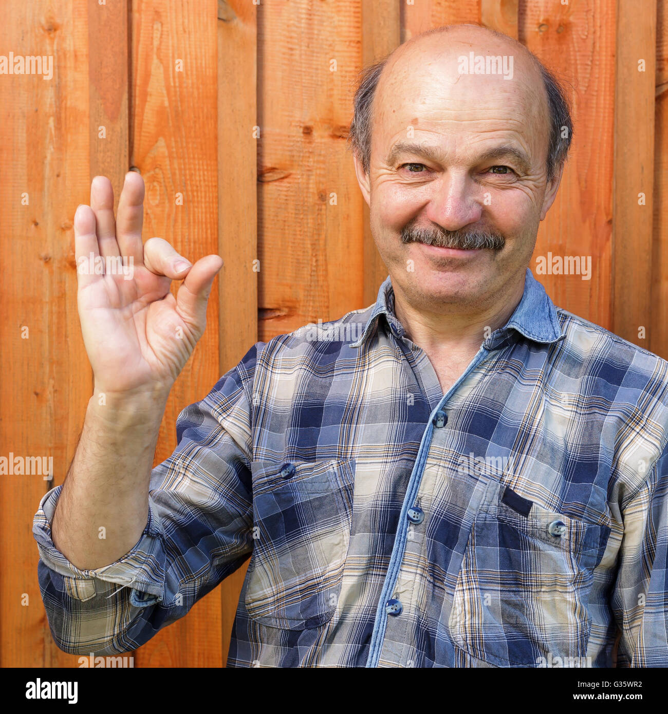 Sign of approval hi-res stock photography and images - Alamy