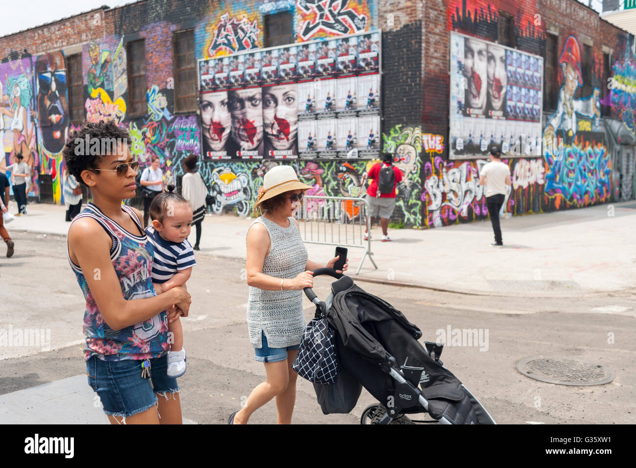 Bushwick new york murals hi-res stock photography and images - Alamy