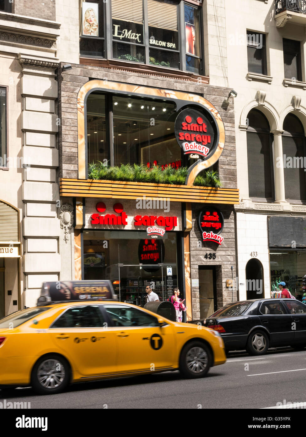 Simit Sarayi Bakery Cafe, Fifth Avenue, NYC Stock Photo - Alamy