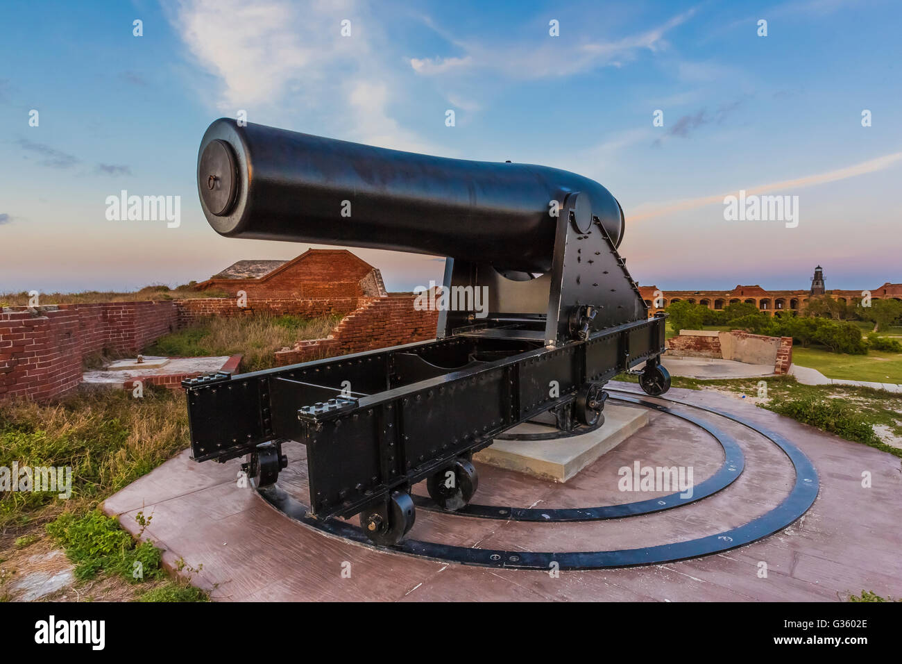 Restored 15-inch Rodman Gun atop the fortifications of Fort Jefferson ...