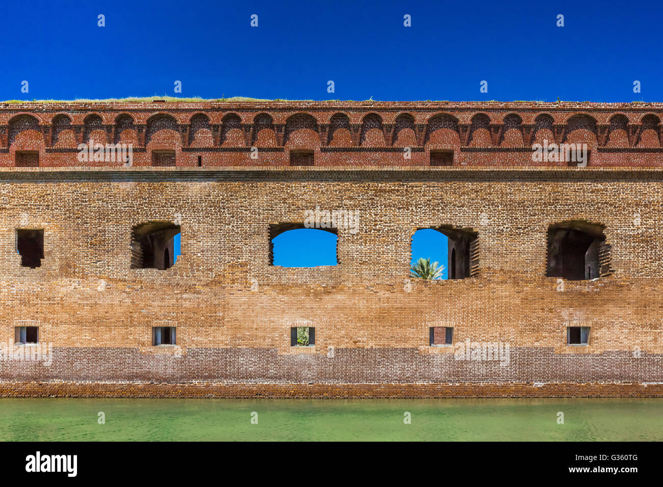 Fort with moat hi-res stock photography and images - Alamy