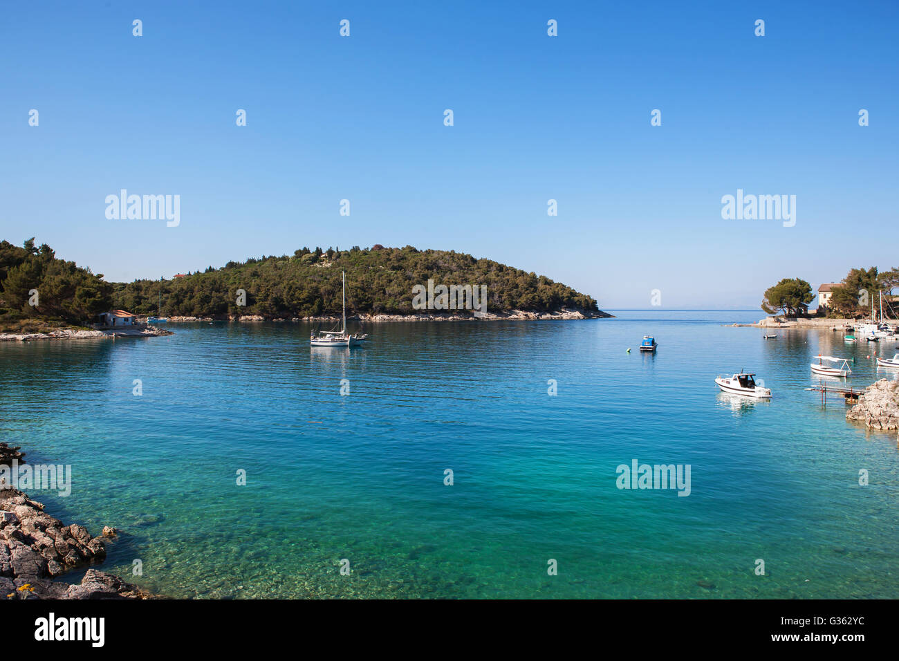 Uvala Baldarka, a pretty little bay on the eastern shores of the island ...