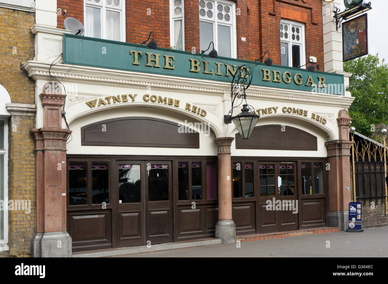 The Blind Beggar Pub Stock Photos & The Blind Beggar Pub Stock Images ...