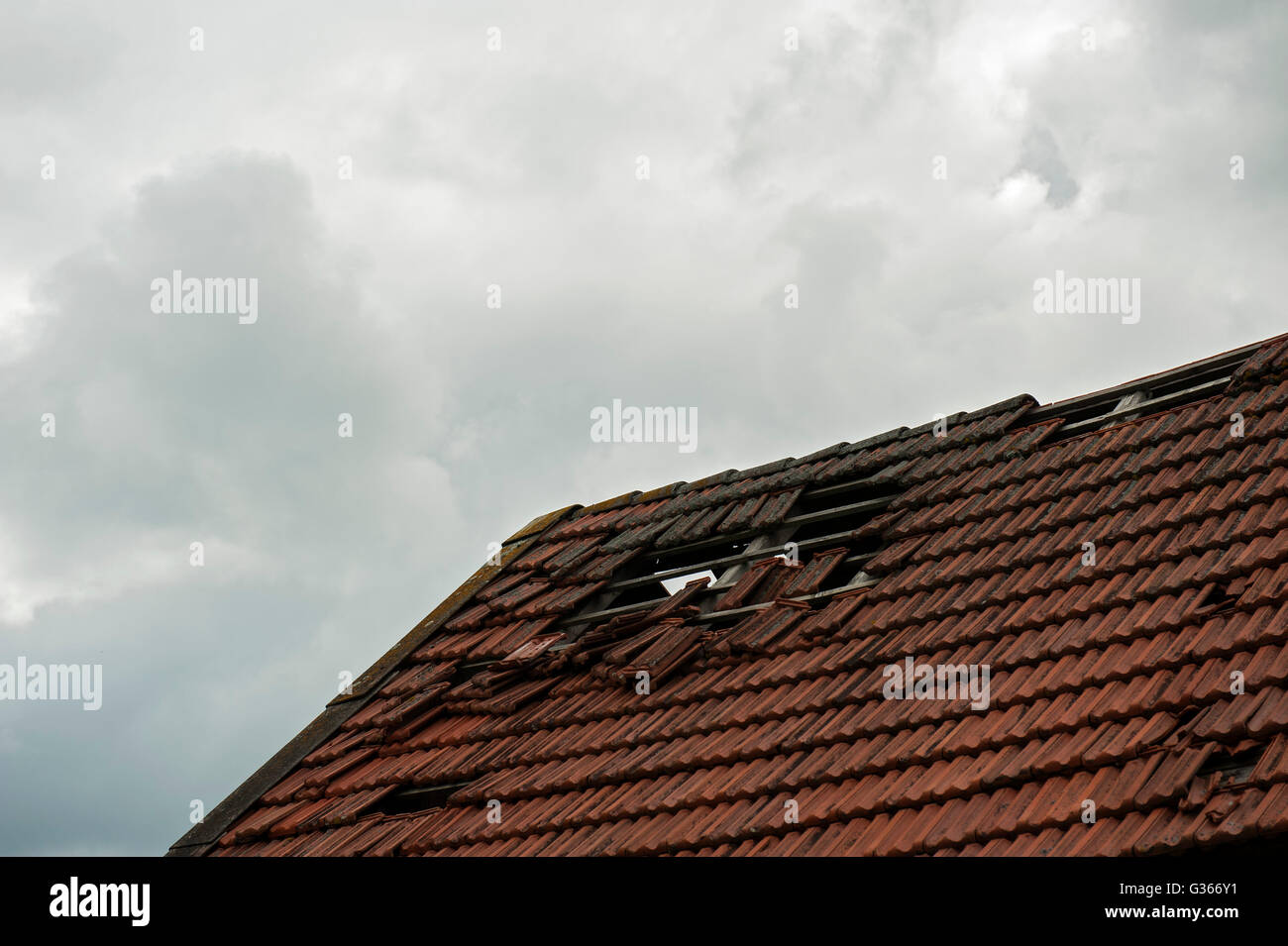 Roof damage hi-res stock photography and images - Alamy