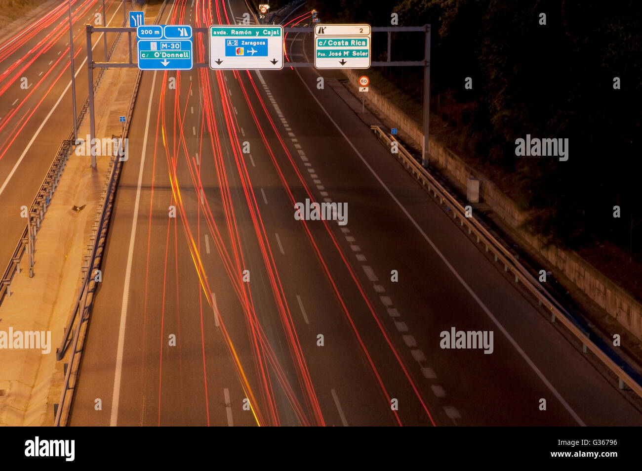 Autopista de madrid españa noche hi-res stock photography and images ...