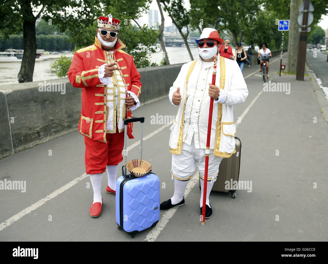 Street Performers in Paris. The 2016 UEFA European Championships kick ...