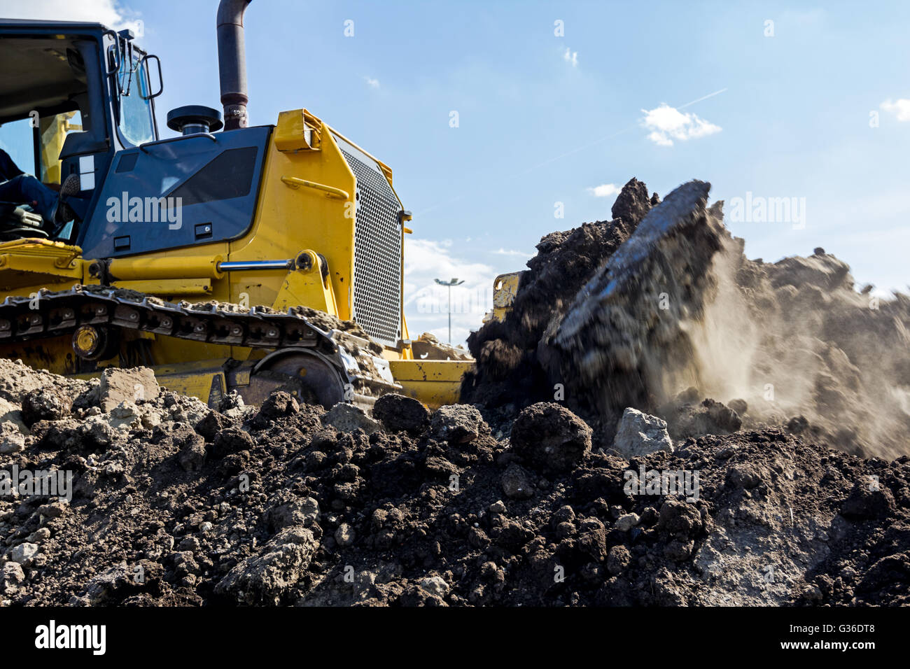Caterpillar earthmoving machinery hi-res stock photography and images ...