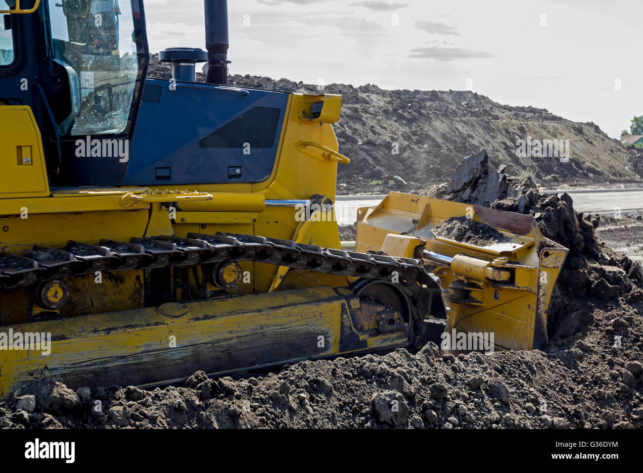 Caterpillar earthmoving machinery hi-res stock photography and images ...