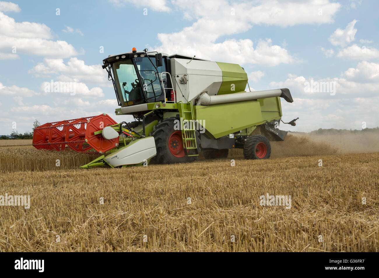 Harvester corn farming combine hi-res stock photography and images - Alamy