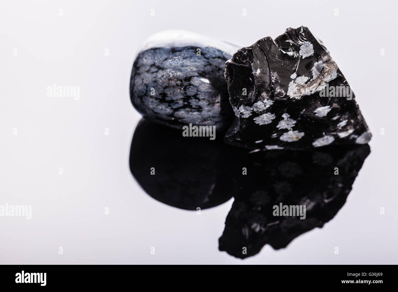 Raw Obsidian Stock Photos & Raw Obsidian Stock Images - Alamy