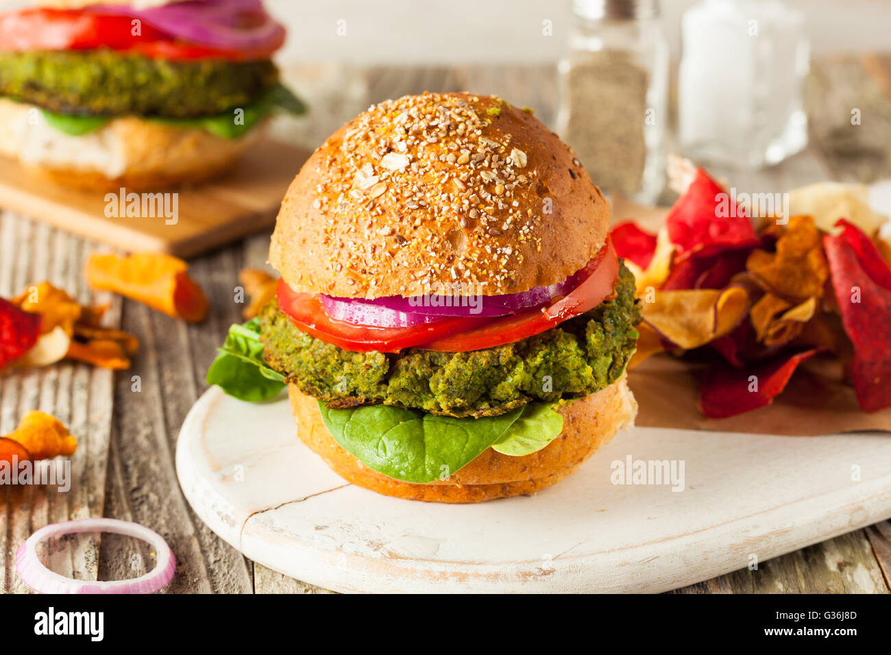 Green burger hi-res stock photography and images - Alamy