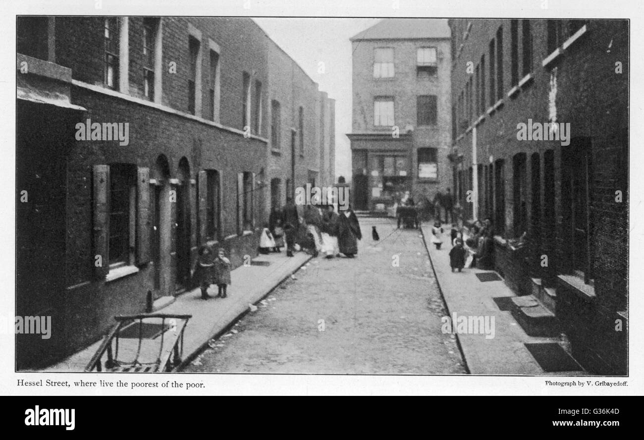 Whitechapel, London, a slum street - Hessel Street Date: 1907 Stock ...