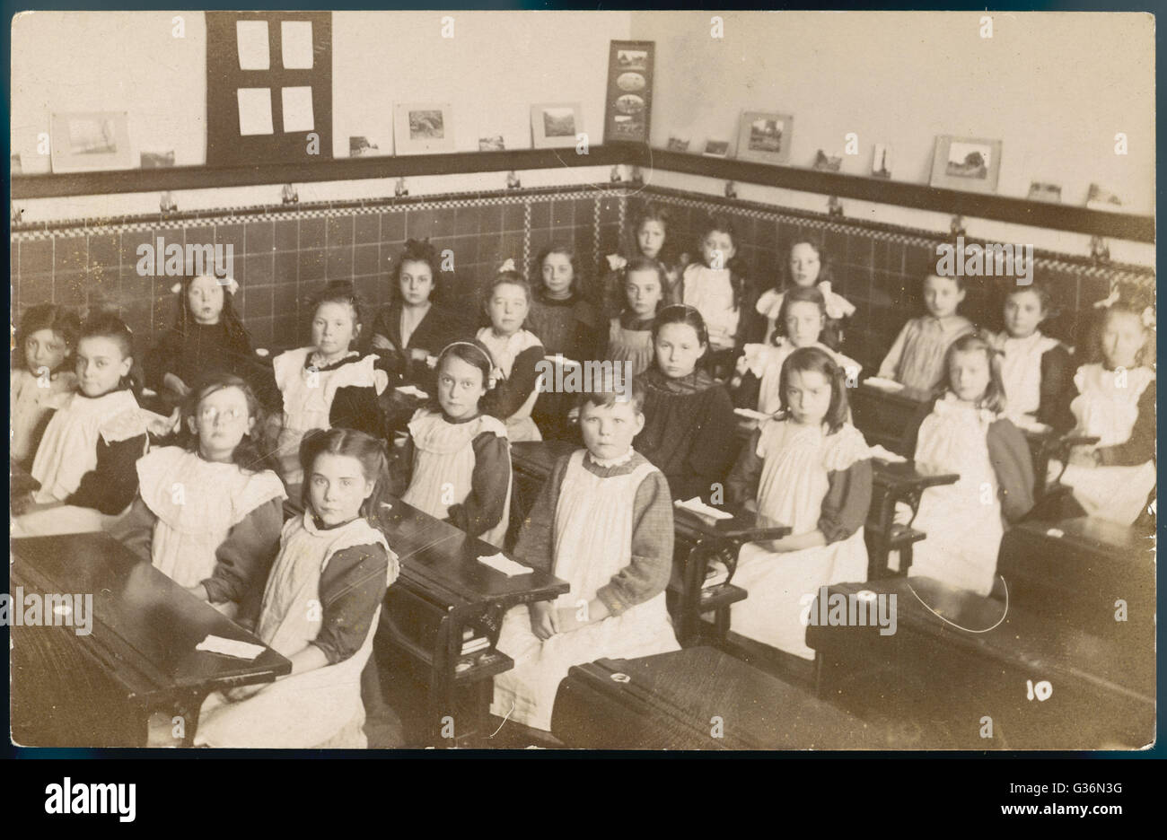 Classroom of girls Stock Photo - Alamy