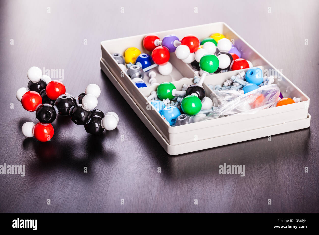 Plastic molecule hi-res stock photography and images - Alamy