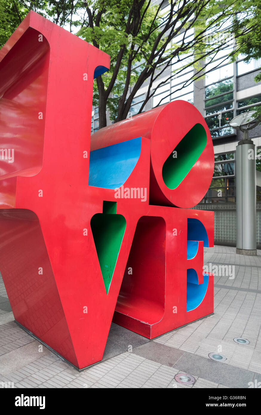 LOVE Sculpture, Shinjuku, Tokyo, Japan Stock Photo - Alamy
