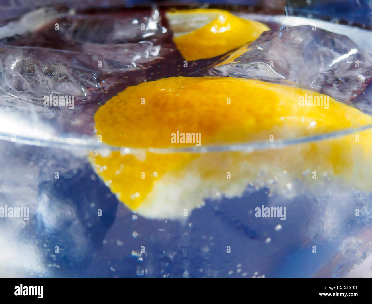 Lemon slices frozen hi-res stock photography and images - Alamy