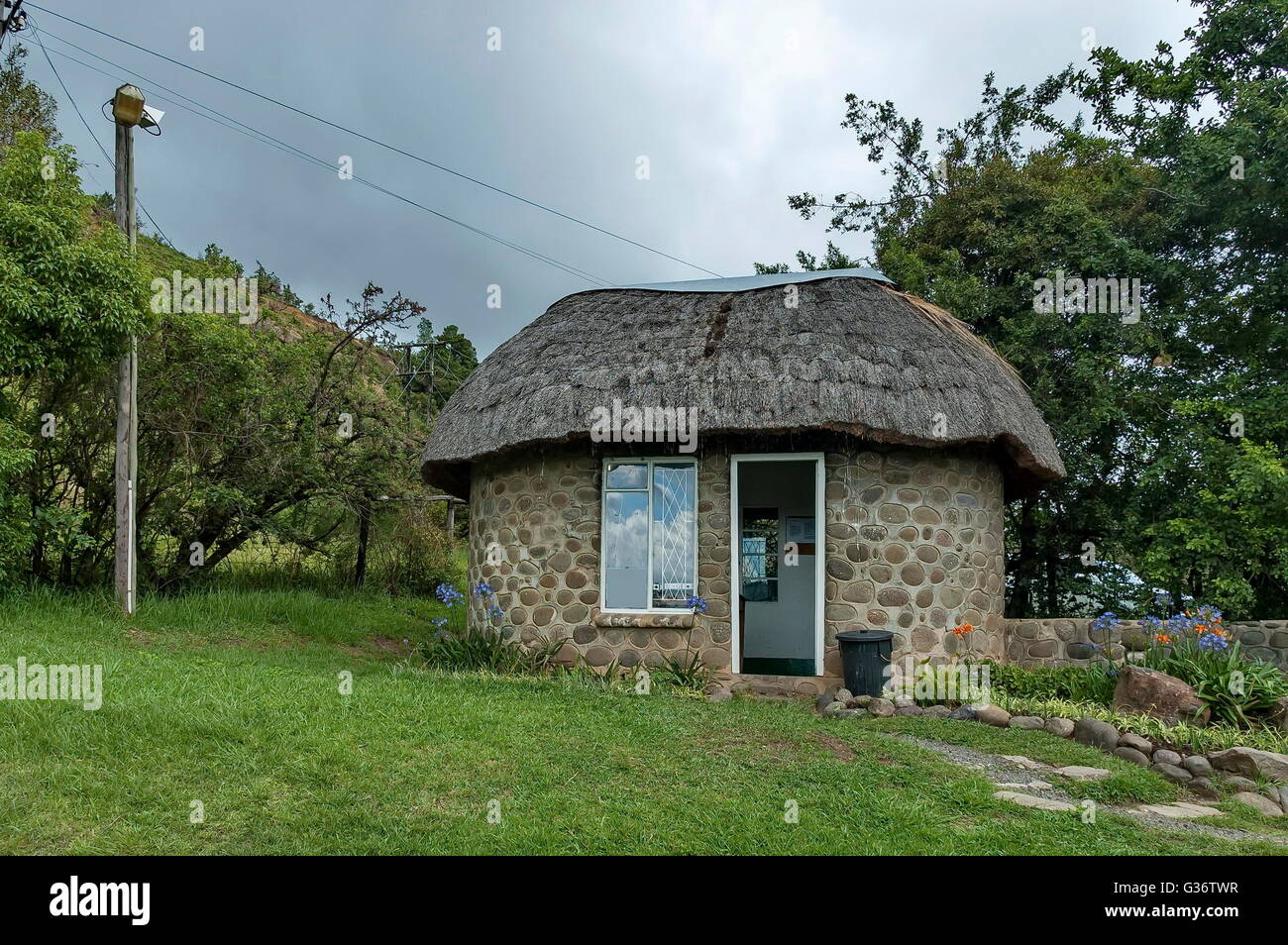 One entrance gate in Drakensberg mountain, Kwa-Zulu Natal, Cathedral ...