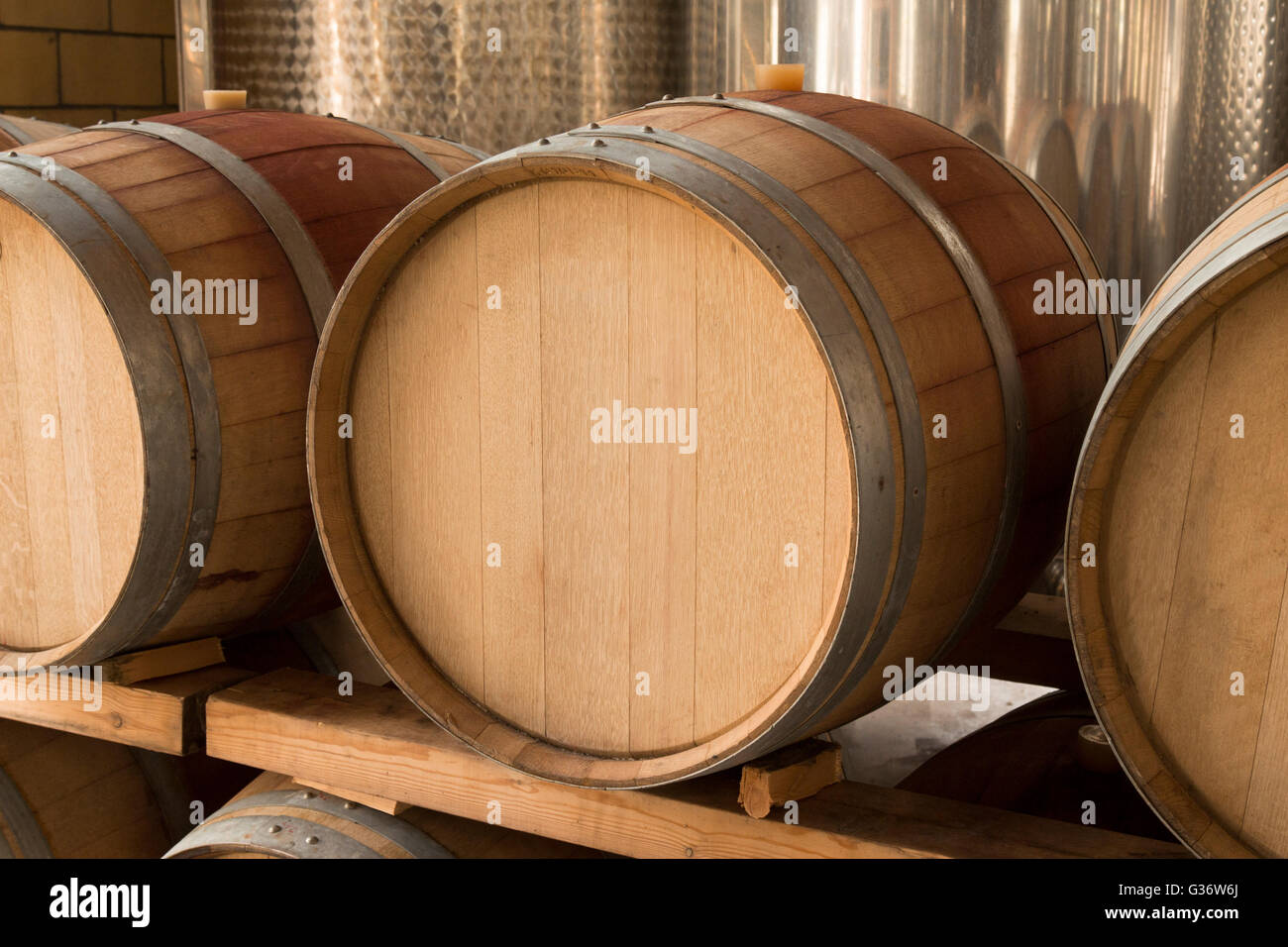 Wooden wine barrel Stock Photo - Alamy