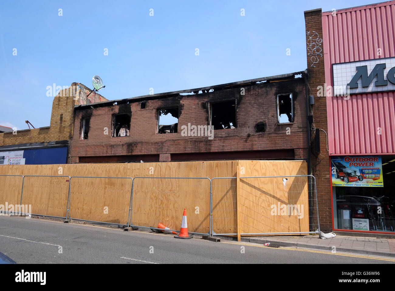 Fire damaged Shops and business's on City Road, Cardiff. 9th June 2016 ...