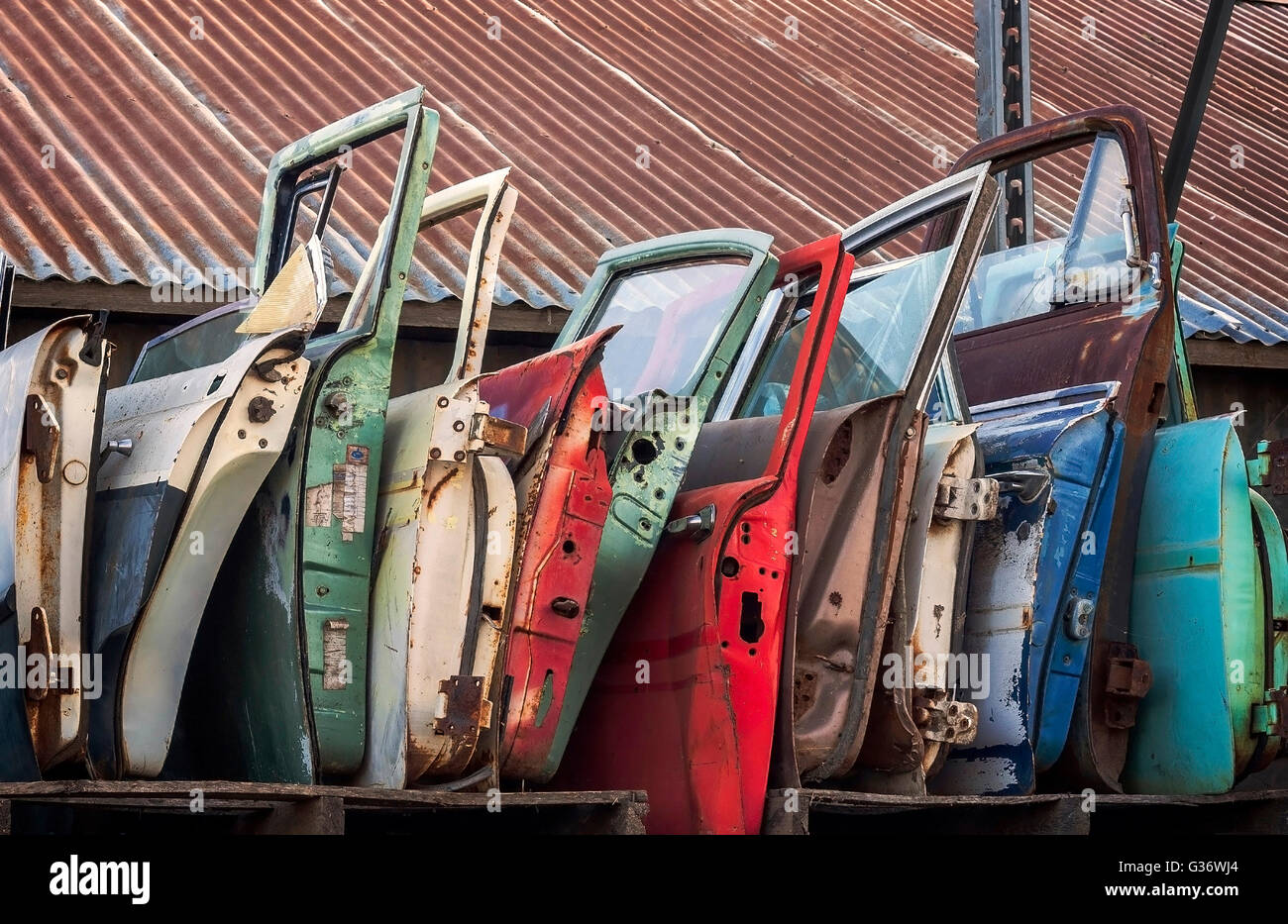 Crash and salvage hi-res stock photography and images - Alamy