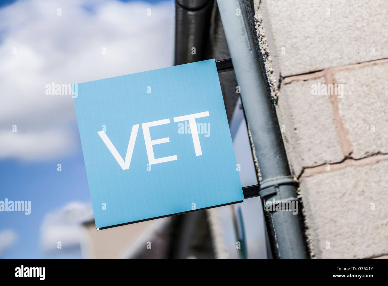 Sign vet signage hi-res stock photography and images - Alamy
