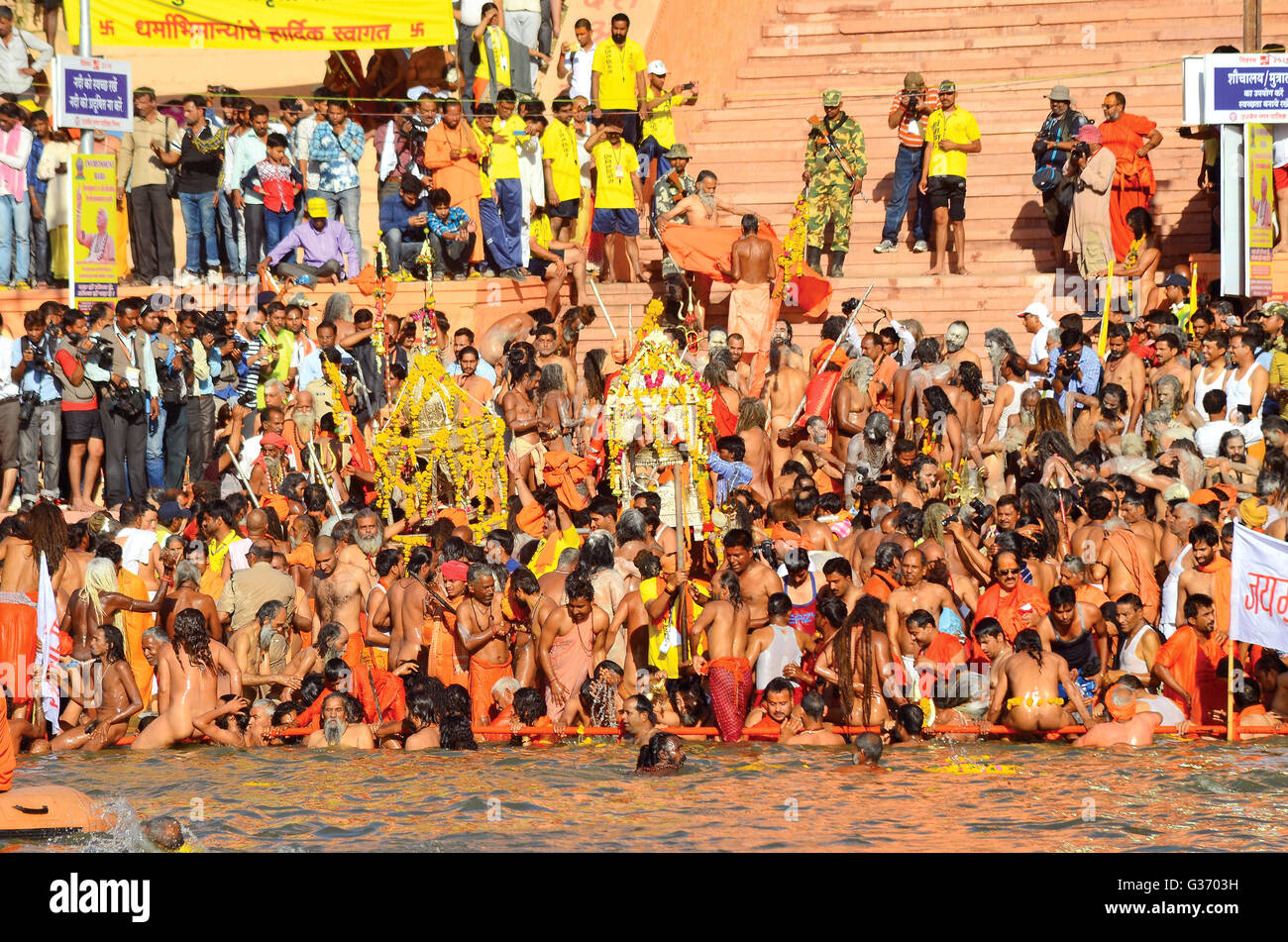 Naga sadhus hi-res stock photography and images - Alamy