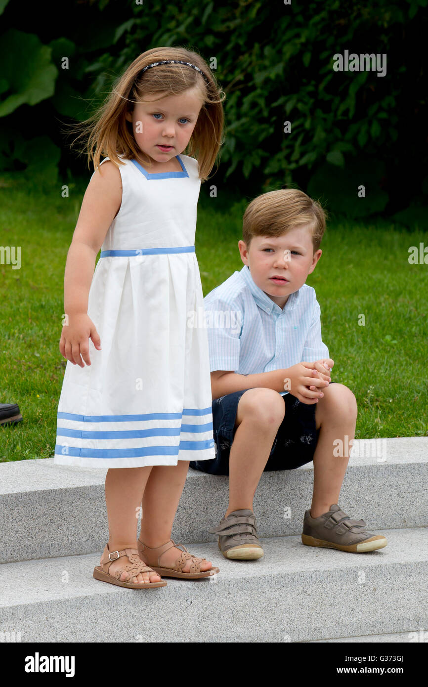 헐리우드 - 근숙이도 많이 컸더라 궁금해서 찾아봄ㅋㅋㅋ 有