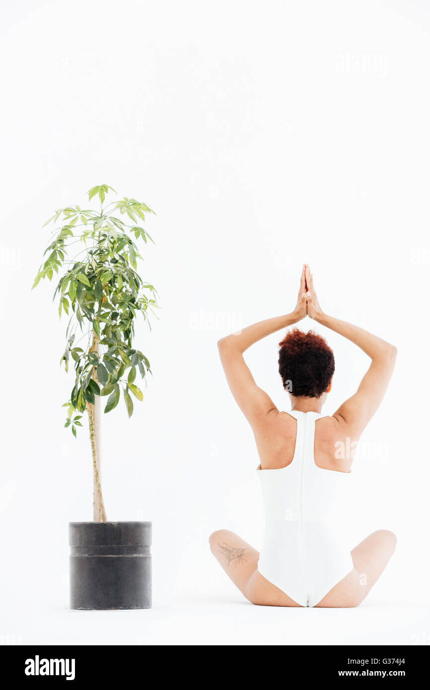 Back pose small girl in hi-res stock photography and images - Alamy