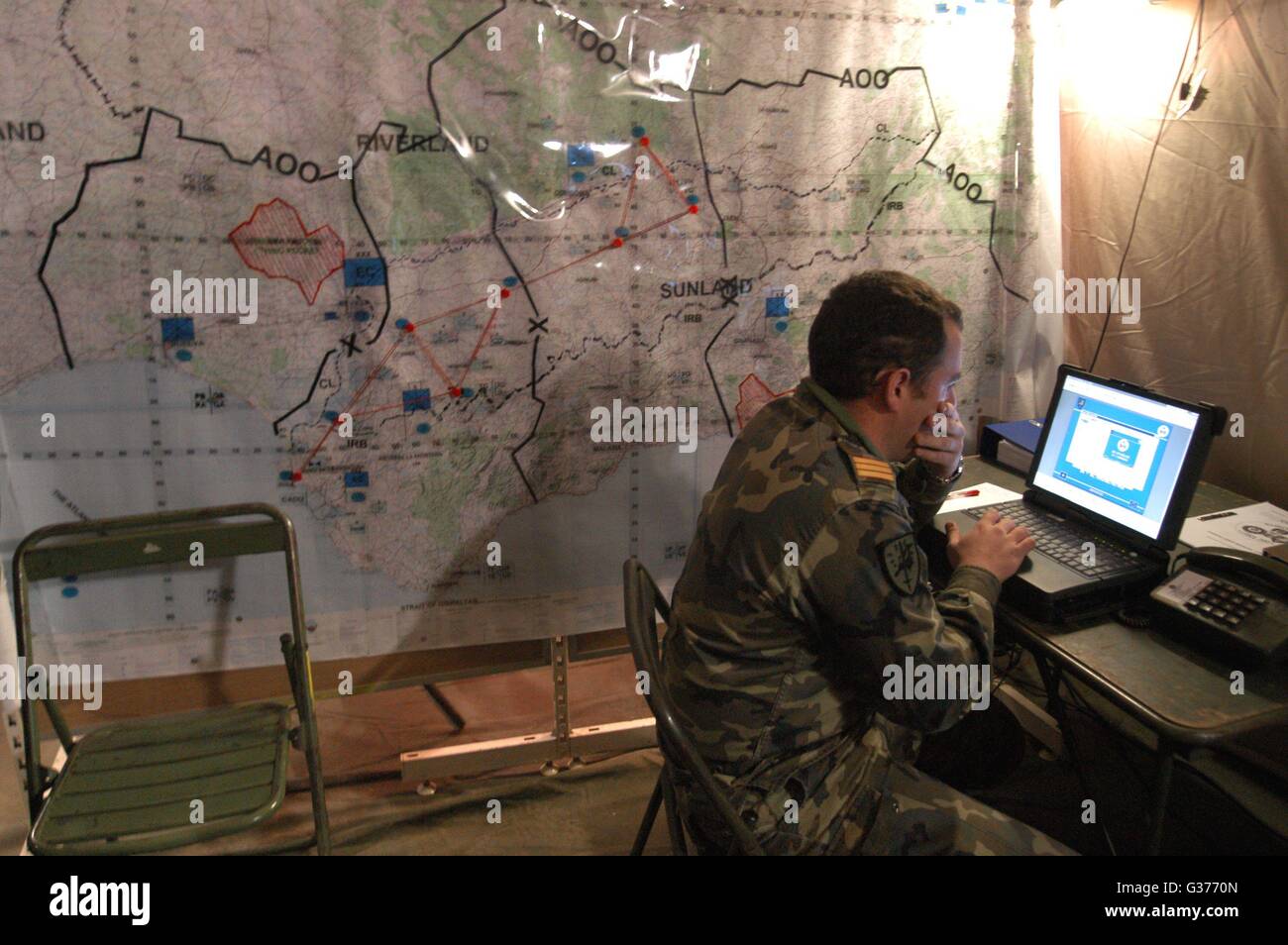 Electronic warfare officer hi-res stock photography and images - Alamy