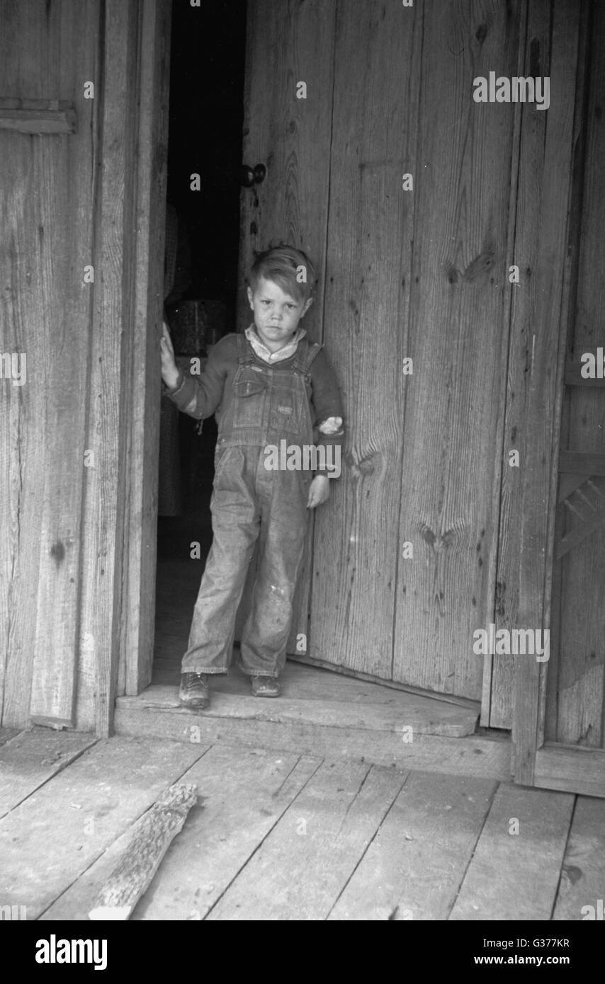 Untitled boy hi-res stock photography and images - Alamy