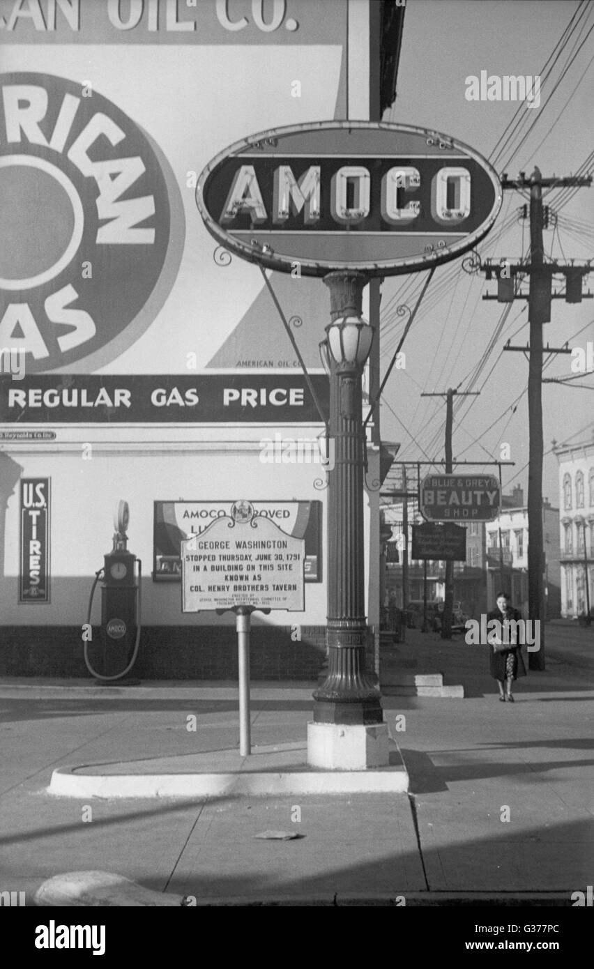 Amoco gas station hi-res stock photography and images - Alamy