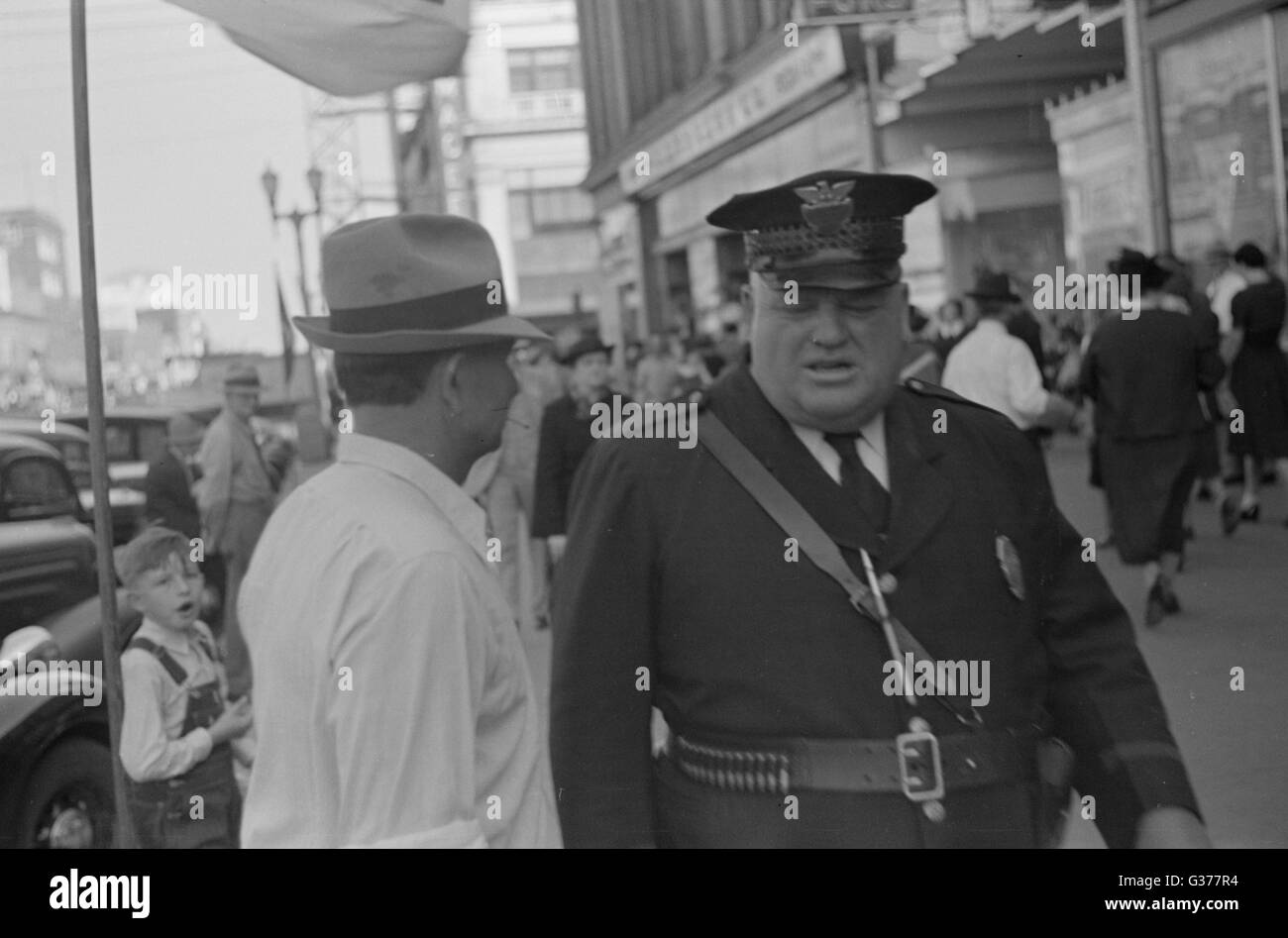 Policeman policeman Black and White Stock Photos & Images - Alamy