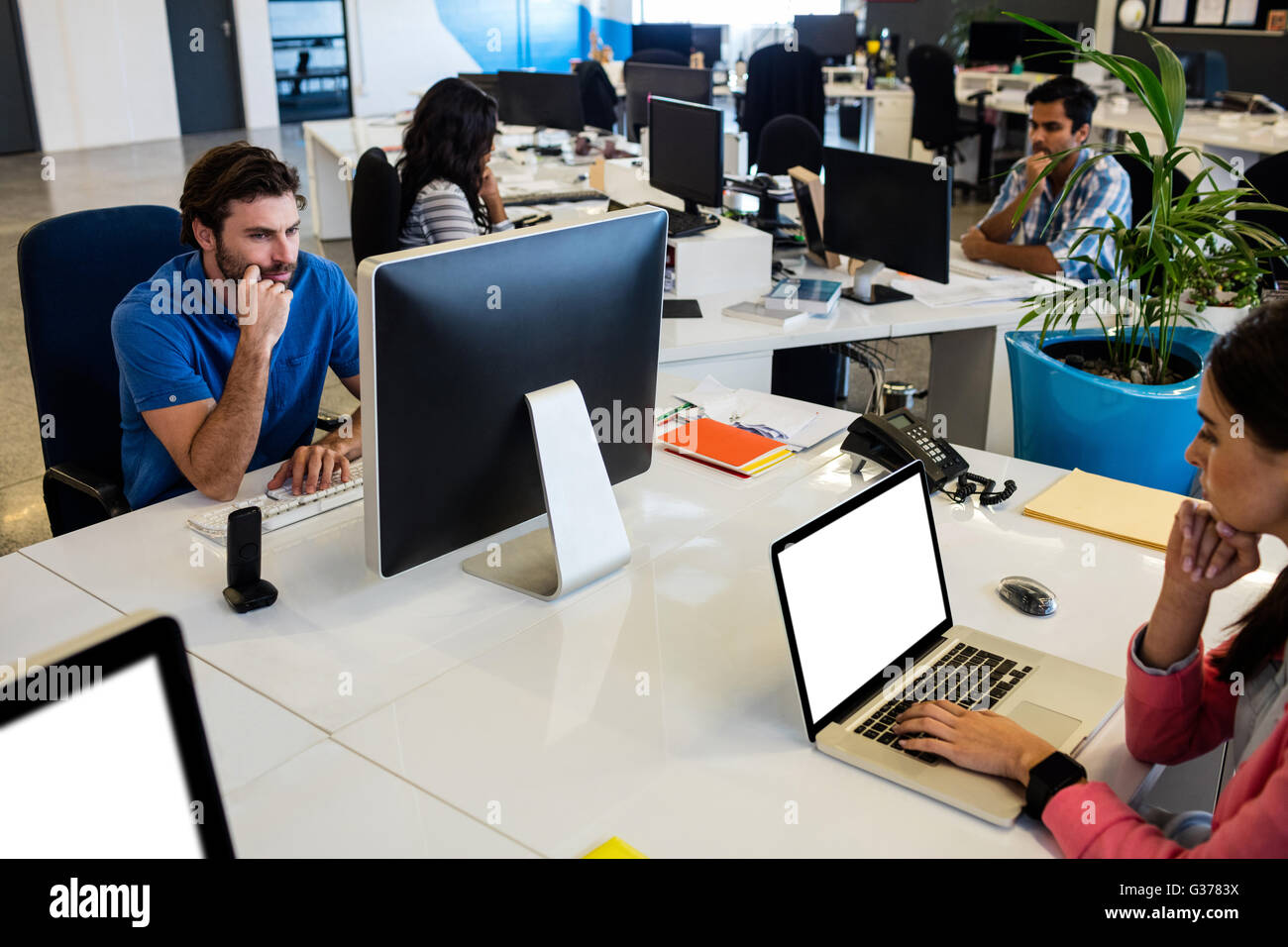 Business technology documents hi-res stock photography and images - Alamy