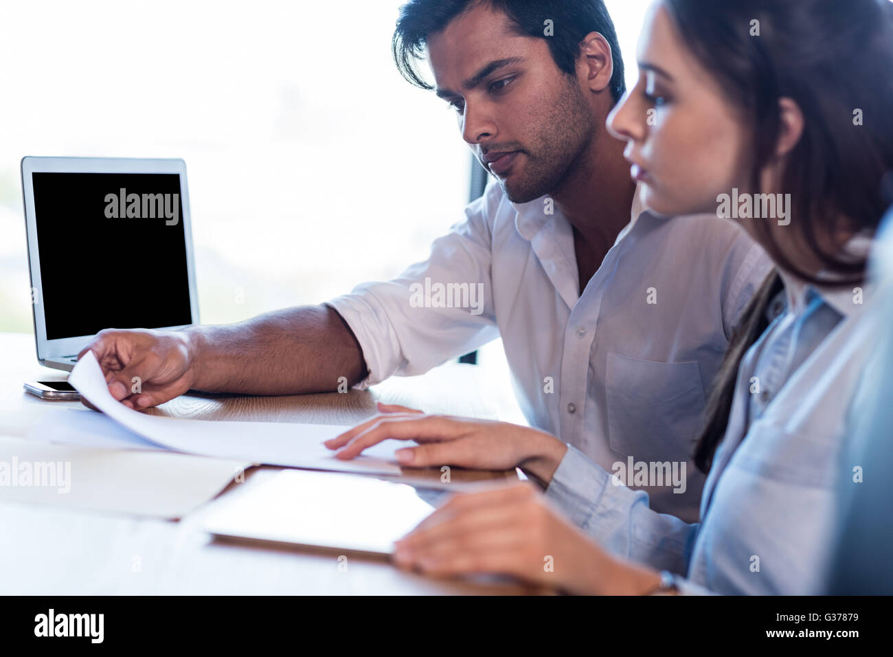 Business reading documents hi-res stock photography and images - Alamy