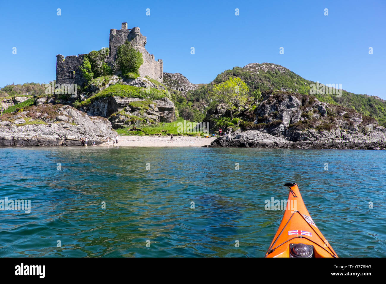 Castle tioram hi-res stock photography and images - Alamy