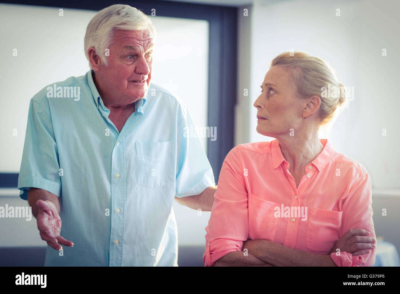 Man woman argument room hi-res stock photography and images - Alamy