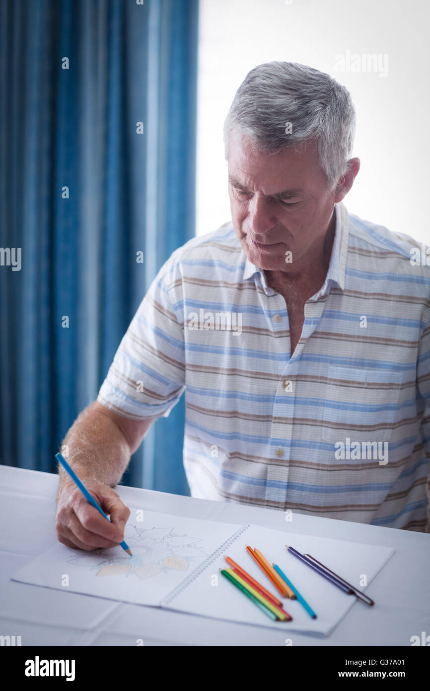 Pencil drawing elderly elderly hi-res stock photography and images - Alamy