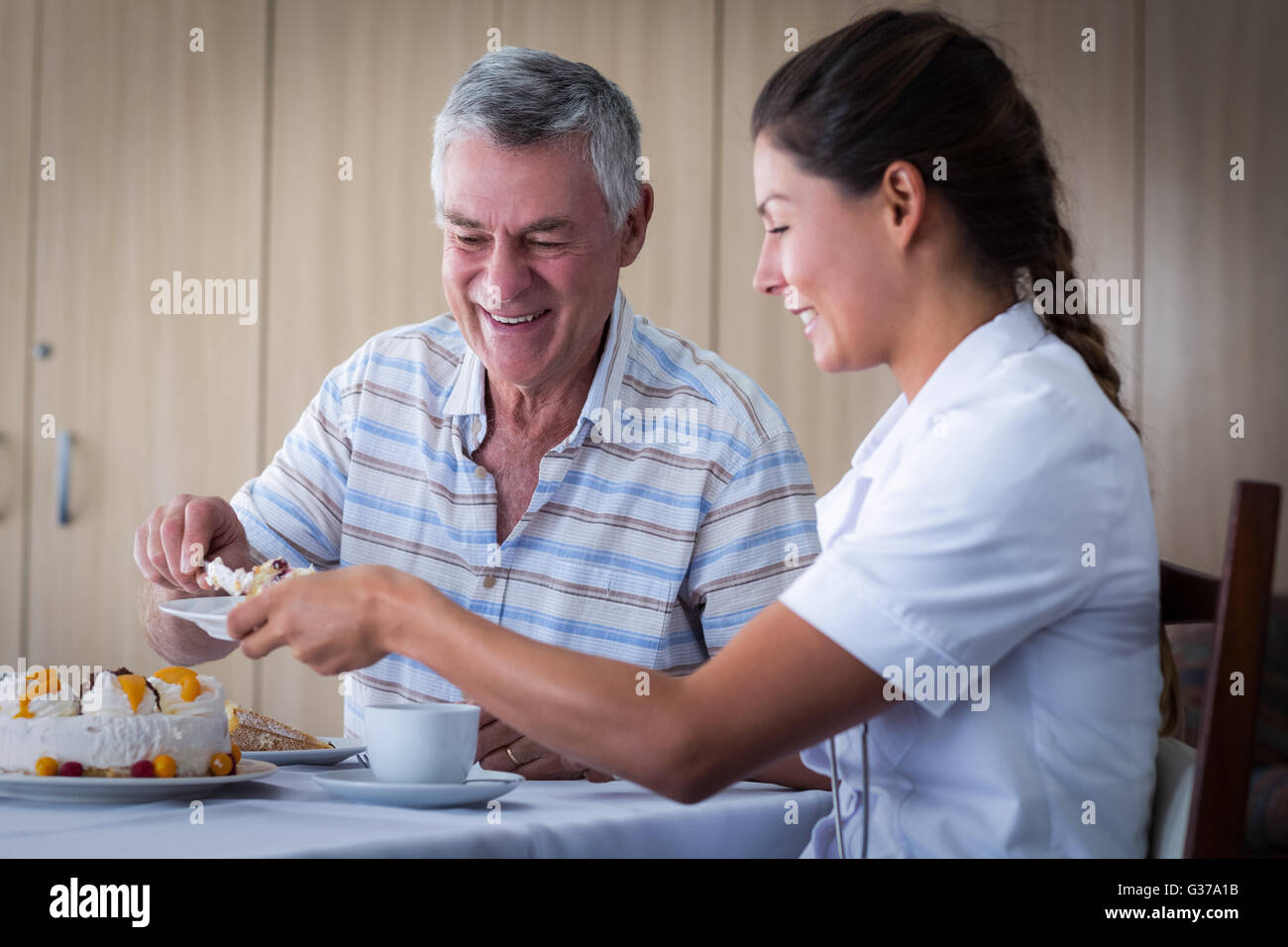 Happy retirement cake hi-res stock photography and images - Alamy
