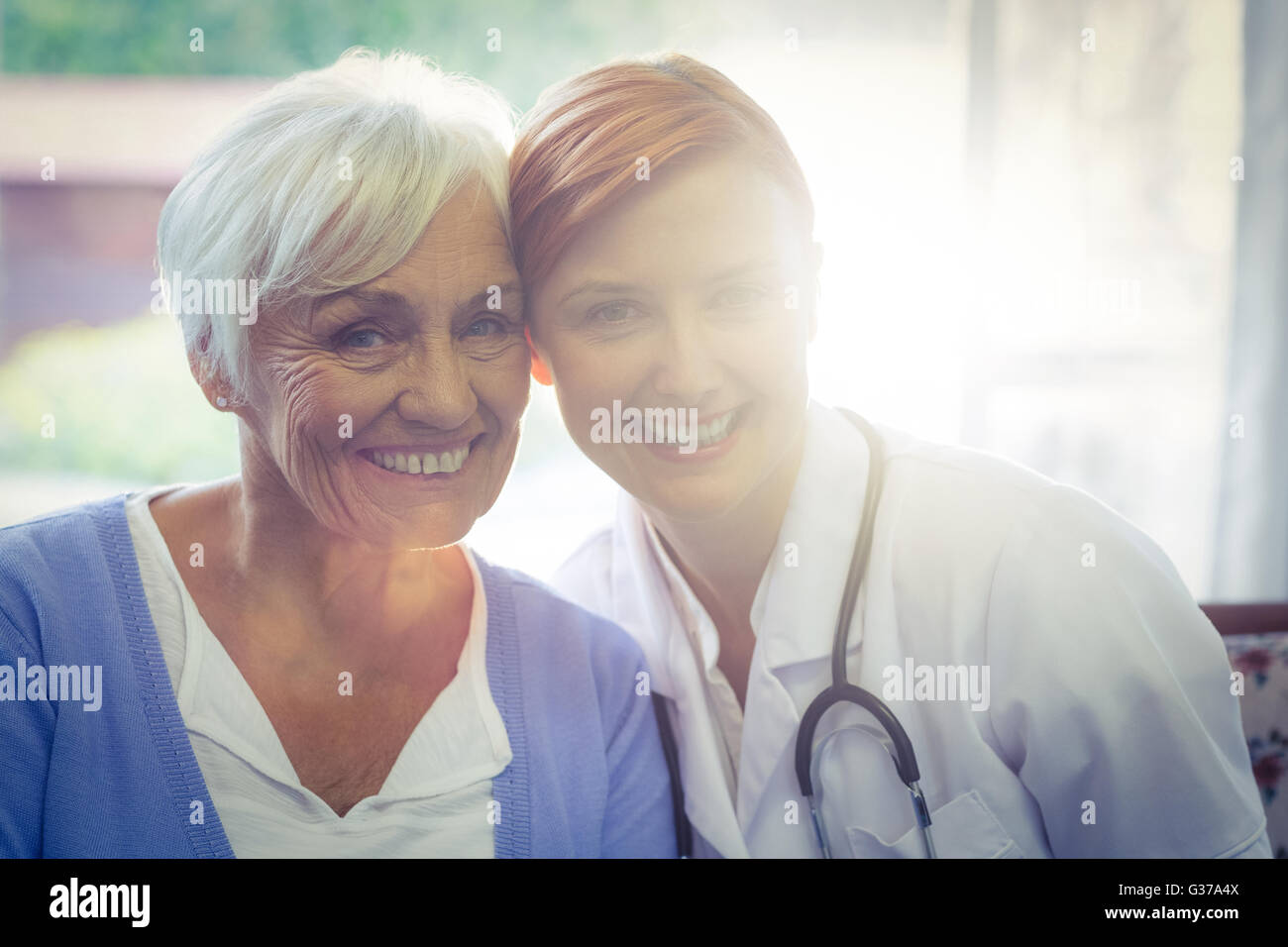 Portrait doctor patient hi-res stock photography and images - Alamy