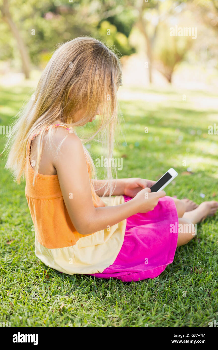 Young girl using mobile phone Stock Photo - Alamy