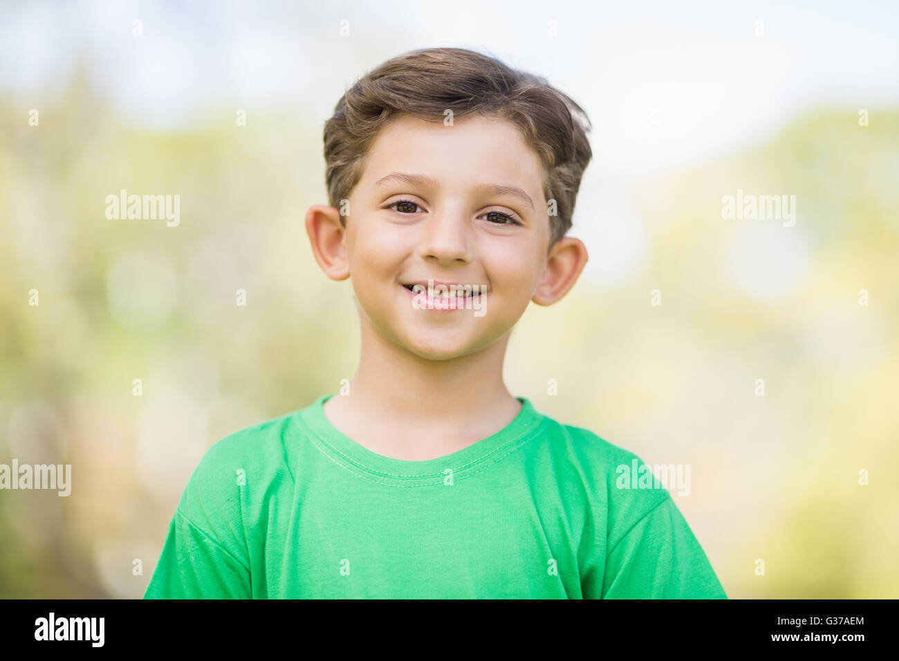 Close up boy smiling hi-res stock photography and images - Alamy