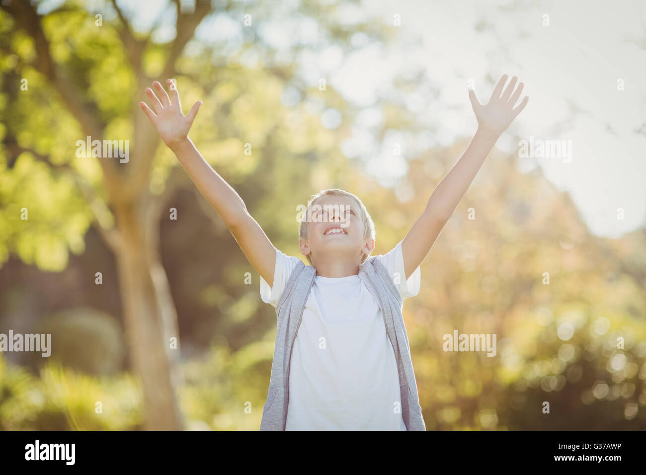 Child joy arms outstretched hi-res stock photography and images - Alamy