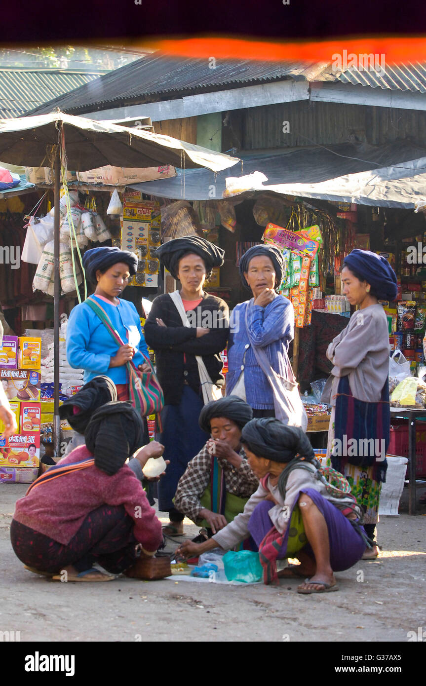 Asia, Middle East, Myanmar, Market Kengtung, women in traditional dress ...