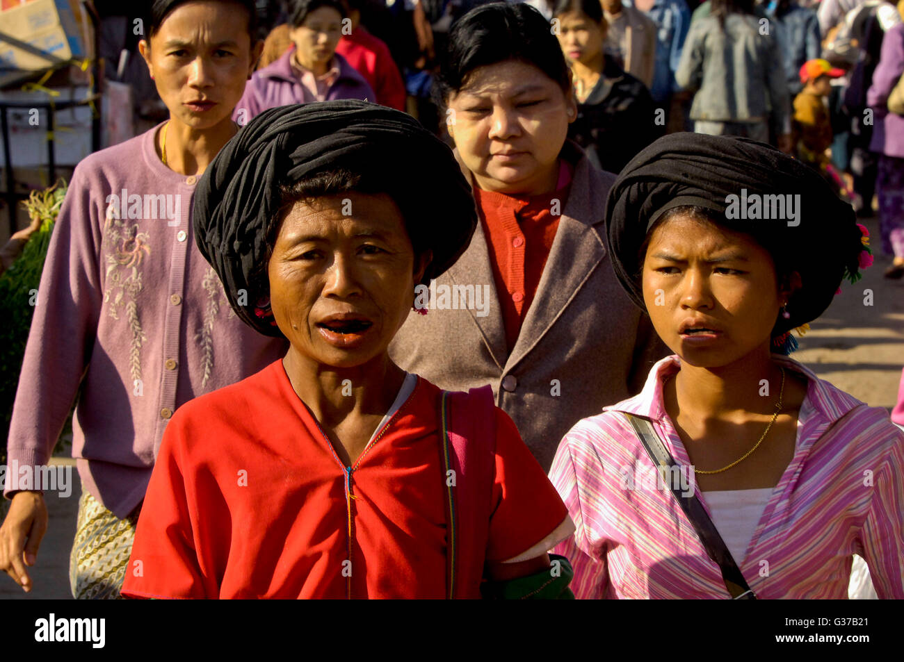 Asia, Middle East, Myanmar, Market Kengtung, women in traditional dress ...