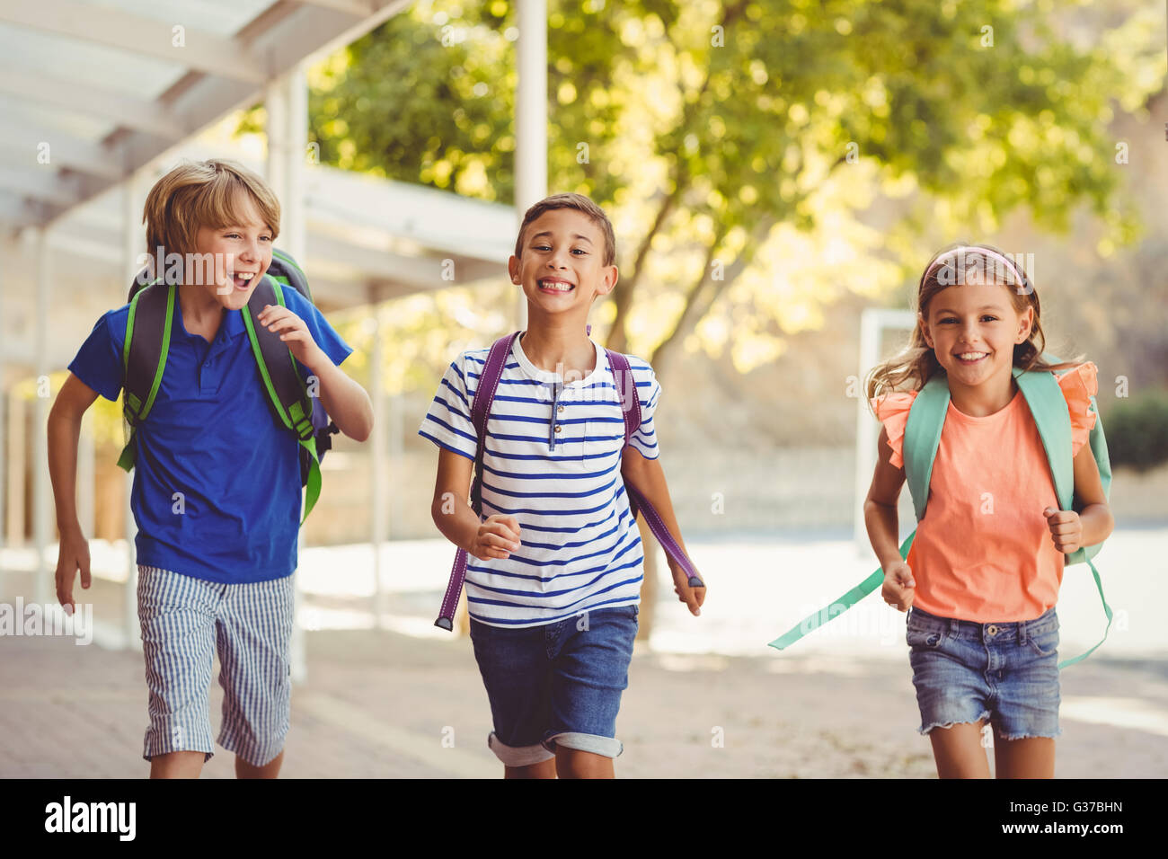 Kids running school hi-res stock photography and images - Alamy