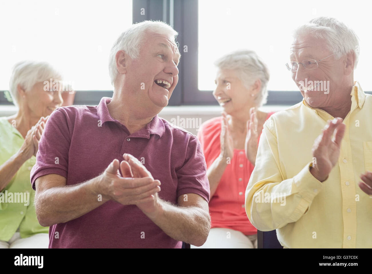 Clapping hands hi-res stock photography and images - Alamy