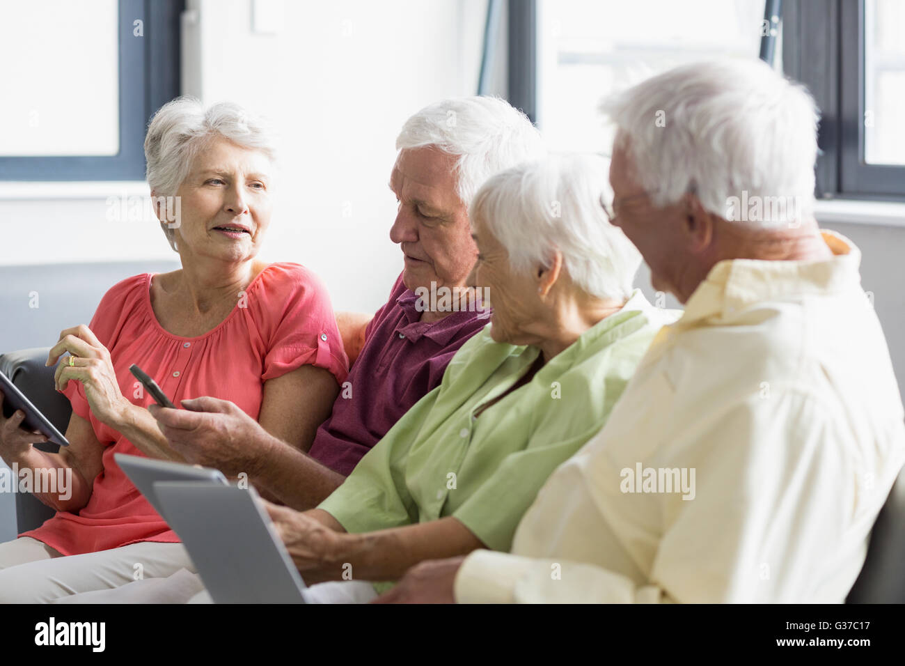 Using tablets hi-res stock photography and images - Alamy